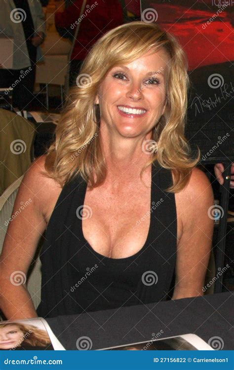 Rebecca Staab Na Primavera De 2010 Da Mostra Do Coletor De Hollywood