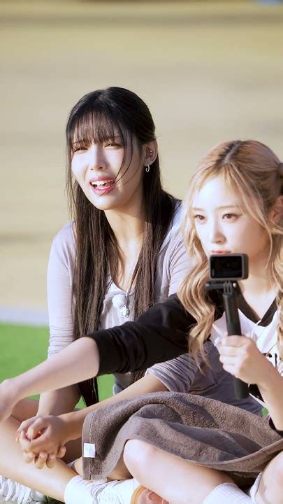 240928 야 너네 그냥 거기서 살아~ 라잇썸 초원 직캠 Shorts Youtube