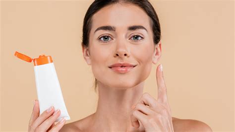 the correct way to apply moisturizing products for maximum benefits