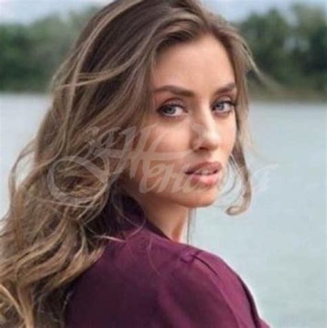 Сестрата на Саня Борисова я задмина по красота и предизвика много коментари с тези снимки от