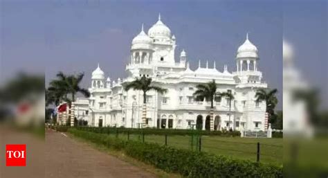 Kgmu Performs Partial Knee Replacement Using Microplasty Technique