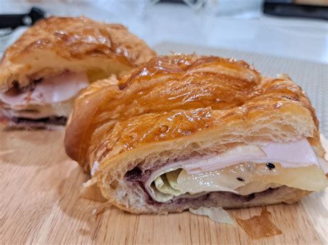 크로와상 샌드위치 만들기