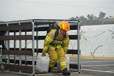 70㎏ 들고 끝까지 달렸다 ‘최강소방관 완주한 그녀 여성 소방관 Ntd Korea