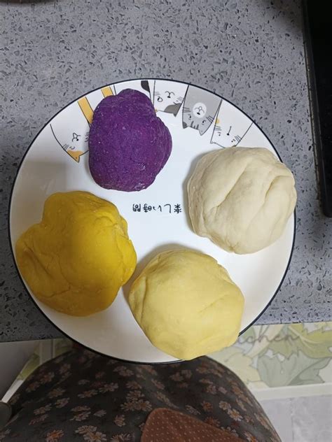 【多色馒头的做法步骤图，多色馒头怎么做好吃】可爱融嘉下厨房