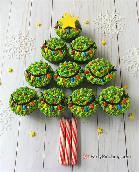 Easy Cupcake Decorating Ideas Christmas Easy Christmas Wreath Cupcakes