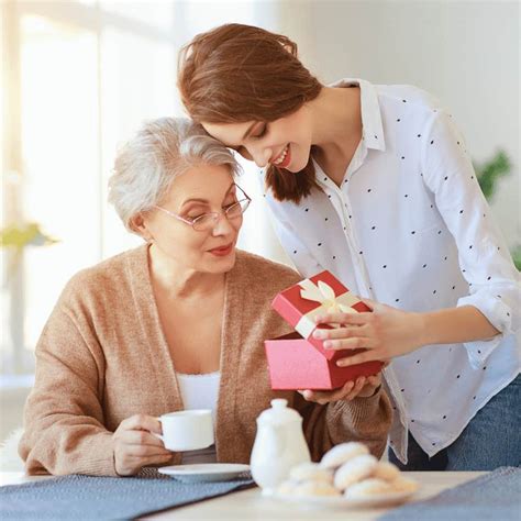Woman Records Her Grandmothers Reaction To Realizing Shes Turning 100 Years Old Yourtango