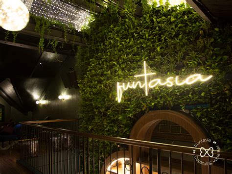 Funtasia Cocktail Wine Bar Hidden bar độc đáo tại Phố cổ Hà Nội