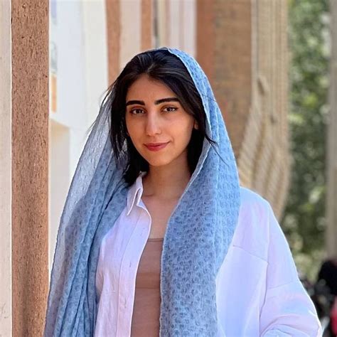 sara safdari esfahan technical and vocational college mohajer