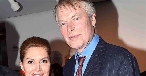 Barbara Tober Hosts Avedon Something Personal