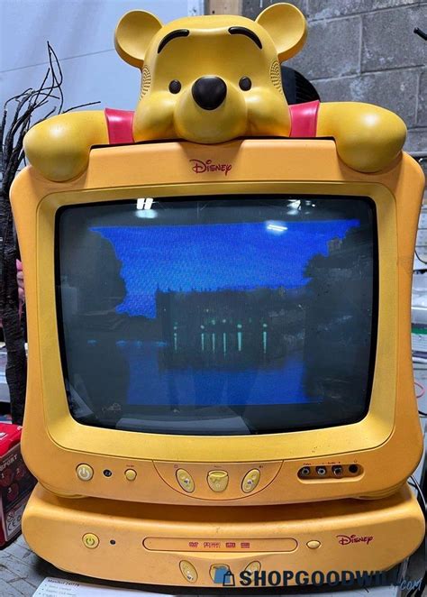 Disney Winnie The Pooh Themed Retro 13 Color Television W Dvd Player