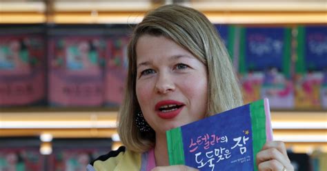 갑자기 물에 빠졌다면 흐르는 그 물에 몸을 맡기는 건 어때요 인터뷰