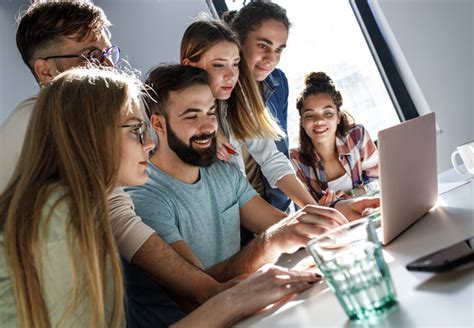 get custom elearning software development from develux