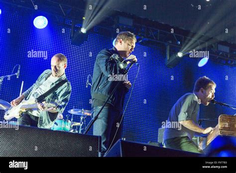 Los Angeles California Usa 13th Dec 2015 Matt Maust Nathan Willett And Matthew Schwartz Of