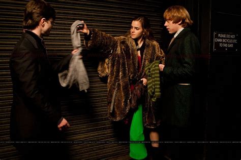 엠마 왓슨 추억의 헤르미온느 죽음의 성물 속 모습 추가 공개 해외 연예가 소식 네모판