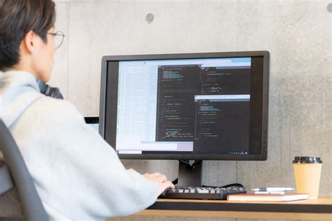 Pythonとr言語の違いを目的・特徴別に解説！初心者が勉強するならどっちがおすすめ？ ブログ 株式会社ワールドインテック