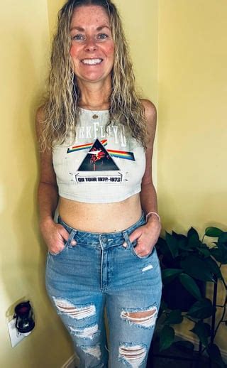 What A Real Milf Looks Like Going Out Ujust To Explore28