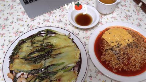 Eng Vlog 혼자서도 잘 챙겨먹는 자취 일상비오는 날엔 파전에 불닭볶음면본가 가서 집밥먹는 브이로그카레쫄면투움바샐러드파스타나시고랭 Youtube