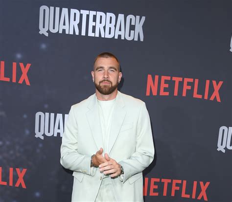 Travis Kelce's "Red Flags" In Taylor Swift Relationship Called Out