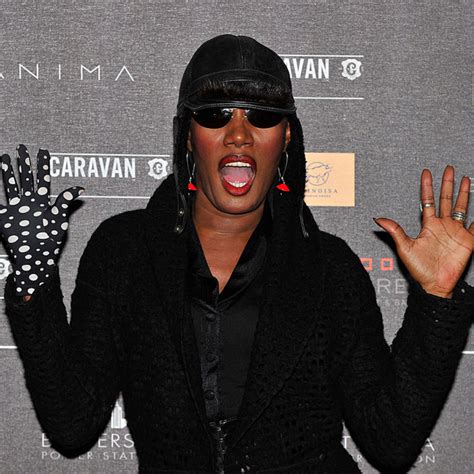 Mengejutkan Grace Jones Keluar Dari James Bond Layarid