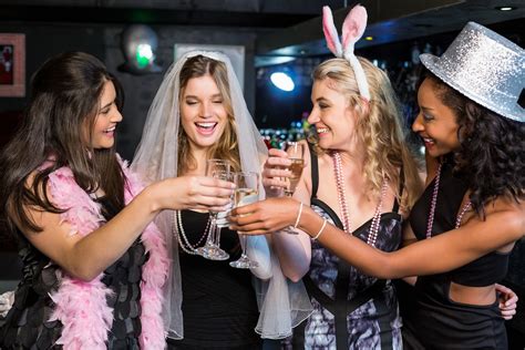 Despedida De Soltera Follando A La Novia