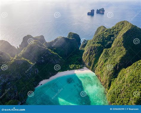 Maya Bay Koh Phi Phi Thailand Turquoise Clear Water Thailand Koh Pi Pi