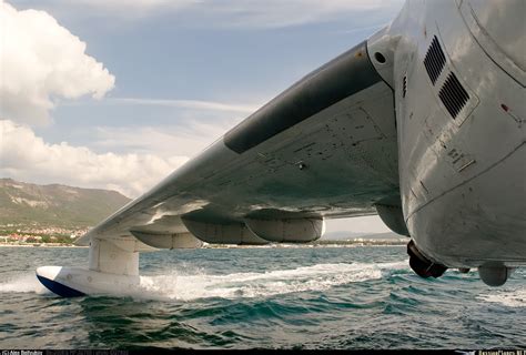 File:Бериев Бе-200 76820002602, Геленджик RP27833.jpg - Wikimedia Commons