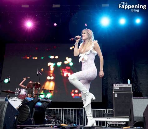 Suki Waterhouse Sexy Photos The Fappening Stars