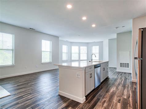 Windsor At Oak Grove 12 Island Hill Ave Melrose Ma 8 Units Available