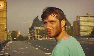 In This 28 Days Later Scene Hes The Only Man In London — And In Our