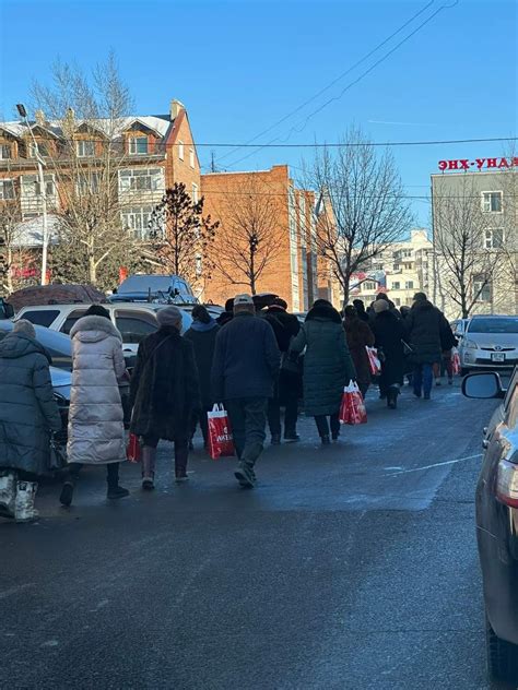 Ц Болорчулуун On Twitter Сануулаад нэг хоноогүй байхад боов шоовхон авцан байх юм Яасан