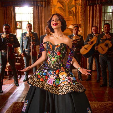 Pin By Myrna B On For Naomi Mexican Dresses Latina Fashion Outfits