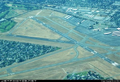 Ksac Airport Airport Overview Josh Bell Jetphotos
