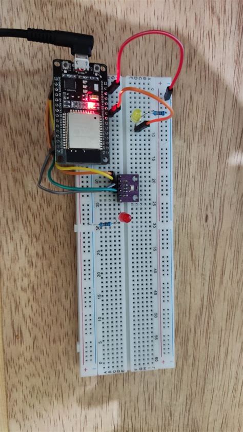 project 8 esp32 web server oleh reyhan putra ananda 18221161 by