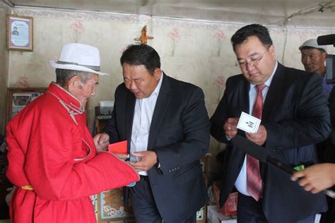 ИТХ ын дарга ахмад дайчин А Цэнджавт хүндэтгэл үзүүллээ