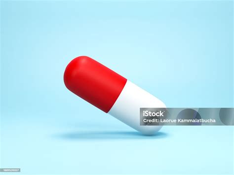 3d 렌더링 3d 일러스트레이션 흰색과 빨간색 캡슐 알약 파란 파스텔 배경에 약 캡슐 0명에 대한 스톡 사진 및 기타 이미지 Istock