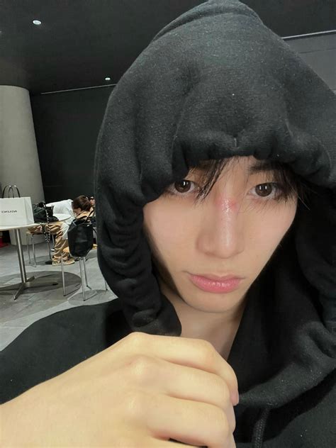 노메이크업으로도 미모 레전드 갱신하는 태산 셀카 인스티즈 Instiz 이슈 카테고리