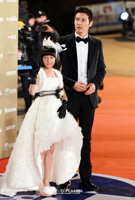 원빈 故 김새론 직접 찾아왔다…침통한 분위기 속 발길 네이트 연예