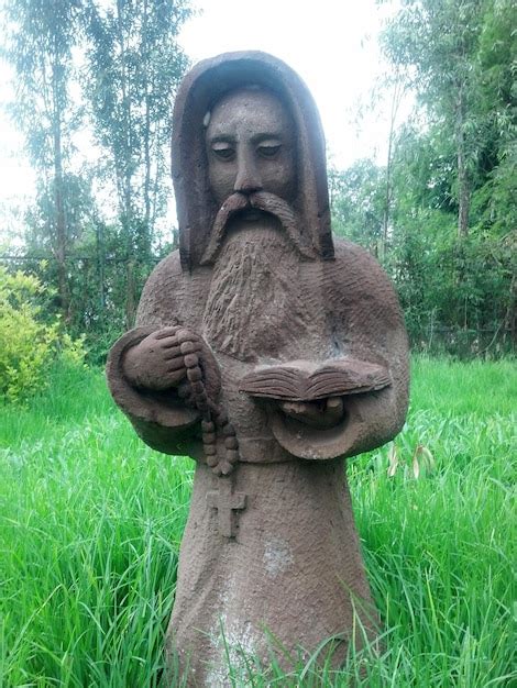 Premium Photo Statue Of A Tree