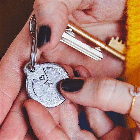 Secret Message Spinner Keyring By Kutuu