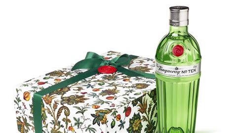 Tanqueray Unveils New Look Christmas T Set News The Grocer