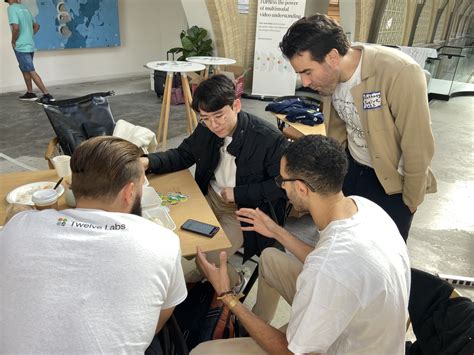 Twelvelabs S Threads Thread Reader App