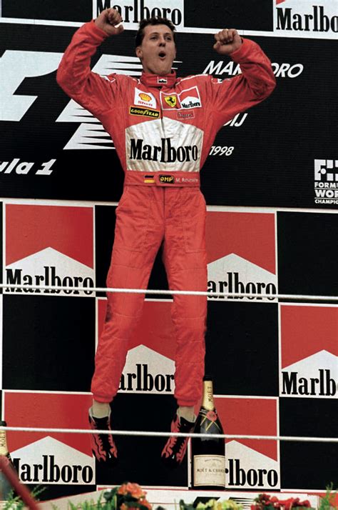 Вышла биография «Михаэль Шумахер Жизнь в фотографиях