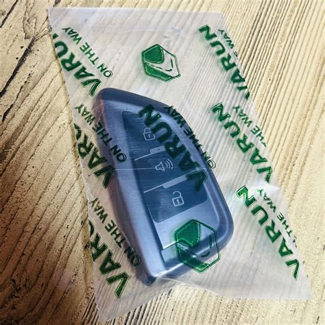 قیمت و خرید کاور ریموت و سوئیچ خودرو وارون مدل K 637 Carbon Blk مناسب