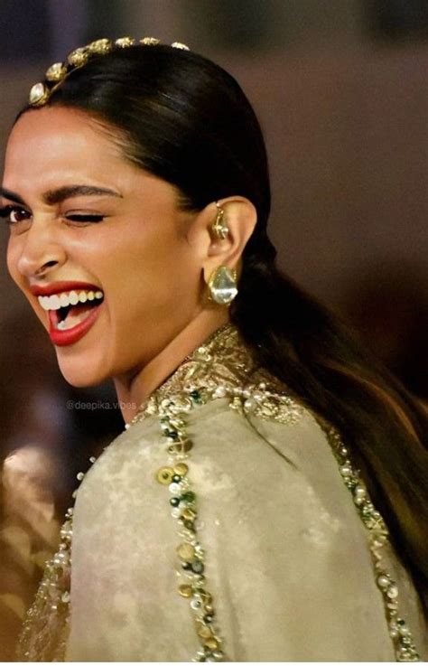 Pin By Vidushi Rathore On Deepika Padukone Deepika Padukone Style