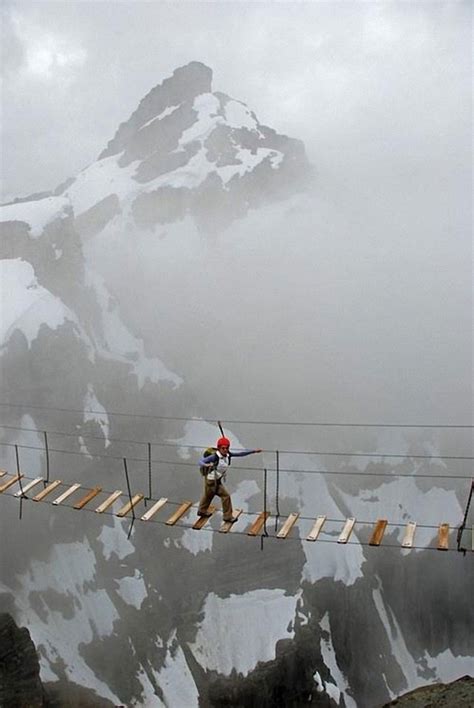 32 Photos That Will Make Your Stomach Drop