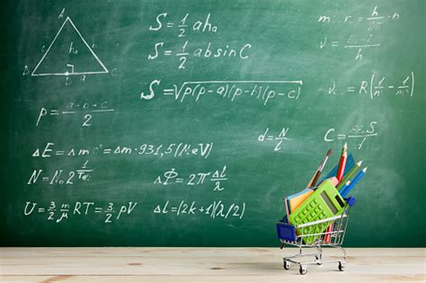 교육 개념 강당 칠판 배경의 책상에 쇼핑 카트에 학교 용품 0명에 대한 스톡 사진 및 기타 이미지 0명 개념 개체 그룹 Istock