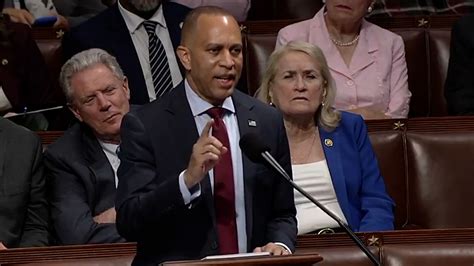 Hakeem Jeffries Delays Trump Bill Vote With Nearly 9 Hour House Speech