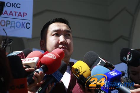 Усан парк барих нэрийдлээр орон сууцны хотхон барьсан асуудлыг эсэргүүцэж иргэд жагслаа