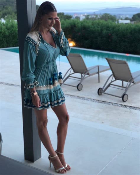 Elisabeth Reyes S Feet