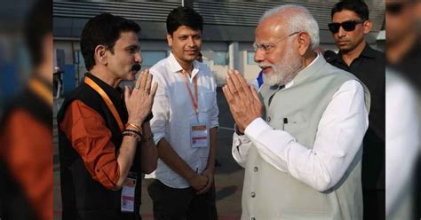 एक अविस्मरणीय क्षण महाराष्ट्रात आलेल्या Pm मोदींची मराठी अभिनेत्याने